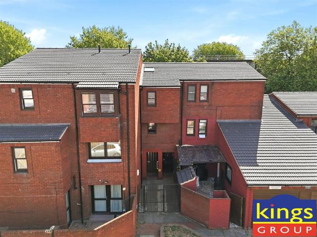 1 bedroom ground flat for sale