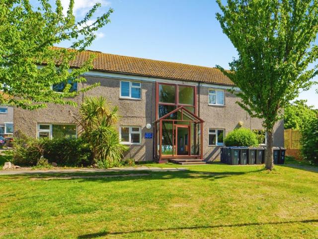 1 bedroom ground flat for sale