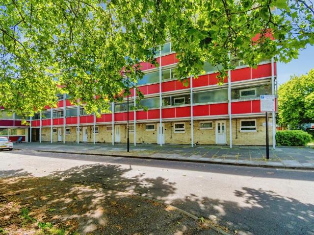1 bedroom ground flat for sale