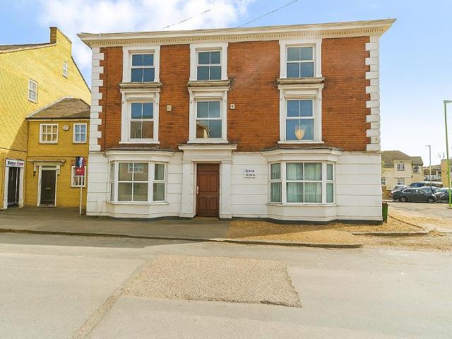 1 bedroom ground flat for sale