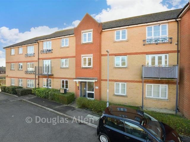 1 bedroom ground flat for sale