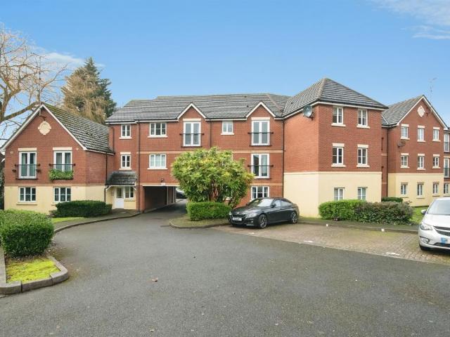 1 bedroom ground flat for sale