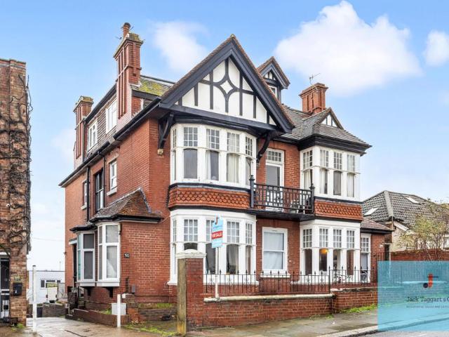 1 bedroom ground flat for sale