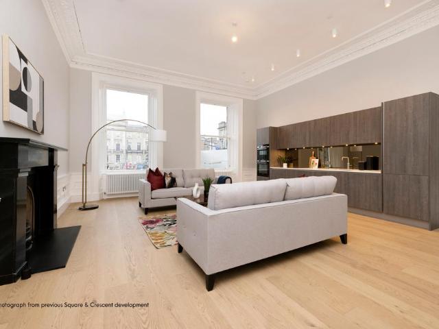 1 bedroom ground flat for sale
