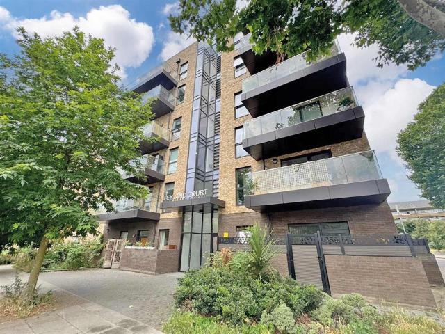 1 bedroom ground flat for sale