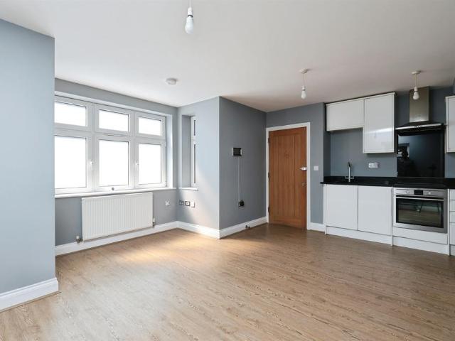 1 bedroom ground flat for sale