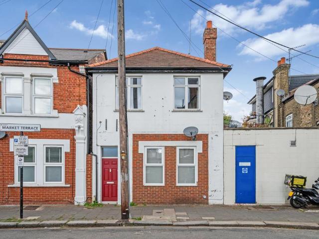 1 bedroom ground flat for sale