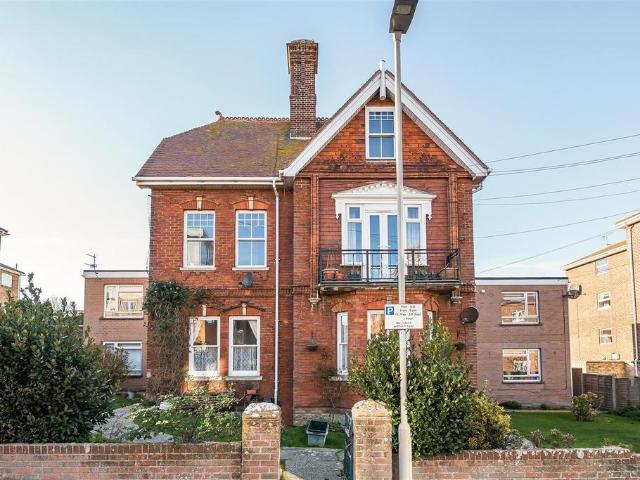 1 bedroom ground flat for sale