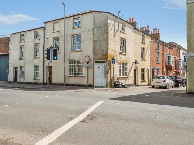 1 bedroom ground flat for sale