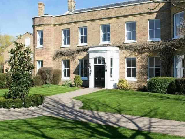 1 bedroom ground flat for sale