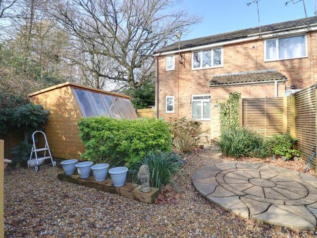 1 bedroom ground flat for sale