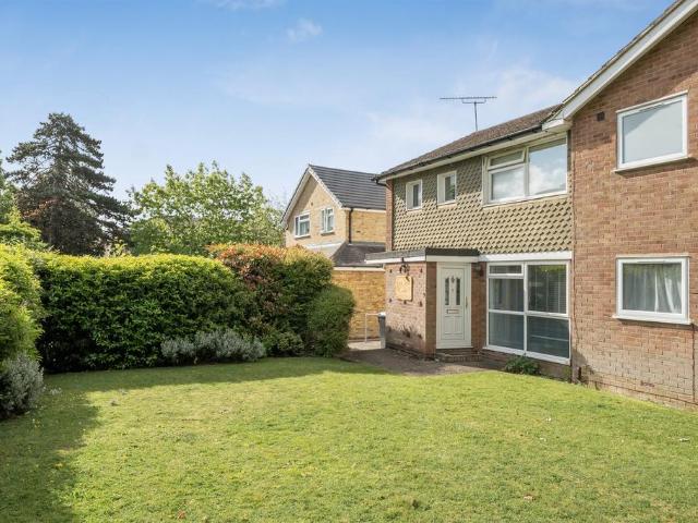 1 bedroom ground flat for sale