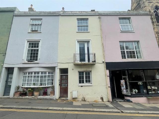 1 bedroom ground flat for sale