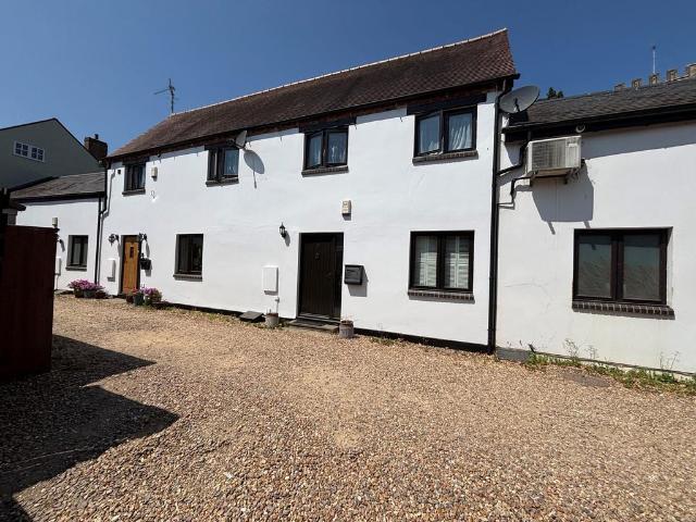 1 bedroom ground flat for sale
