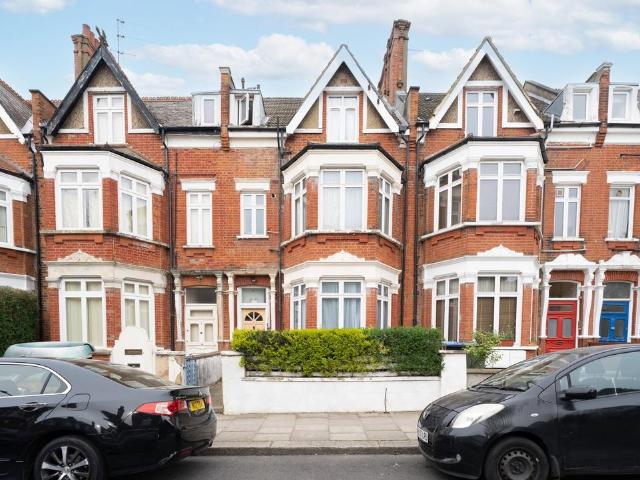 1 bedroom ground flat for sale