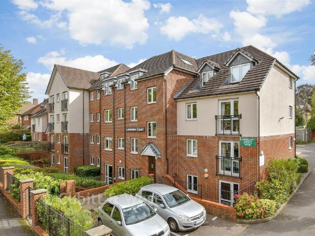 1 bedroom ground flat for sale