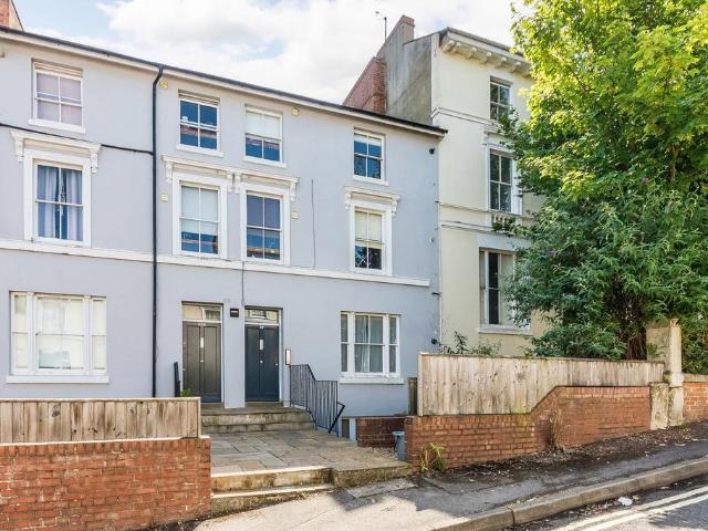 1 bedroom ground flat for sale