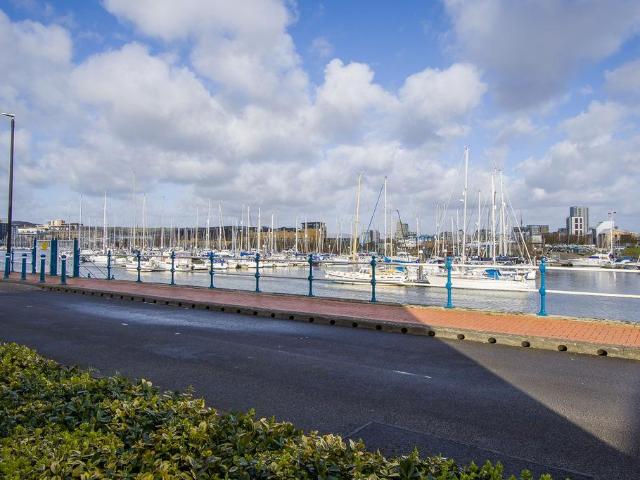 1 bedroom ground flat for sale