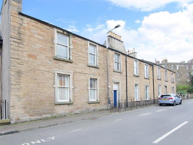 1 bedroom ground flat for sale