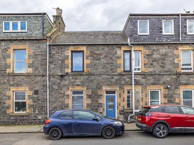 1 bedroom ground flat for sale