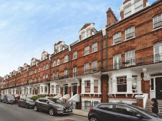 1 bedroom ground flat for sale