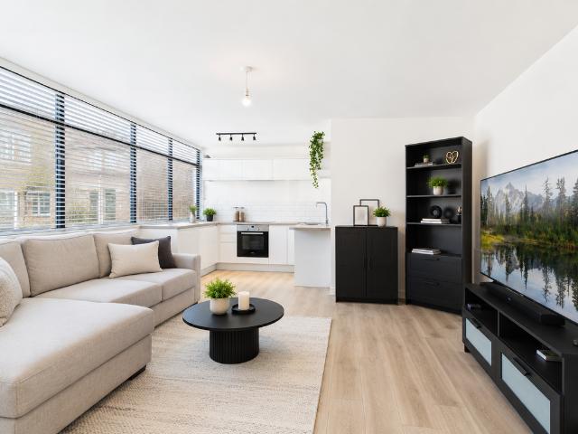 1 bedroom ground flat for sale