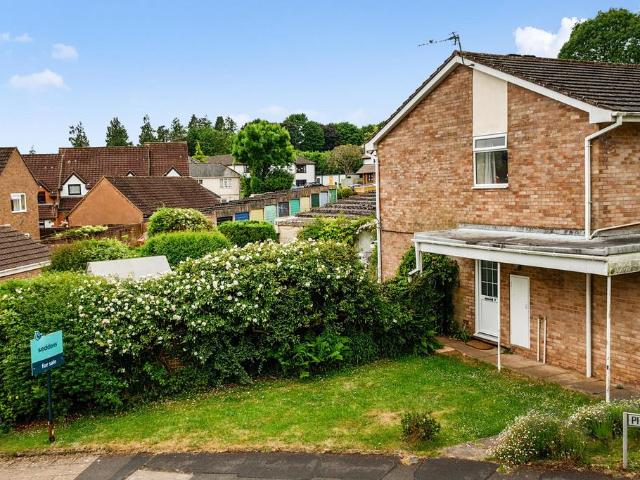 1 bedroom ground flat for sale