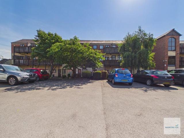 1 bedroom ground flat for sale