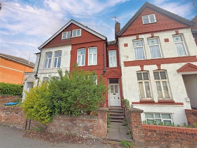 1 bedroom ground flat for sale