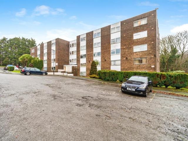 1 bedroom ground flat for sale