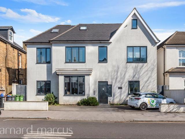 1 bedroom ground flat for sale