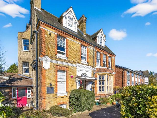 1 bedroom ground flat for sale