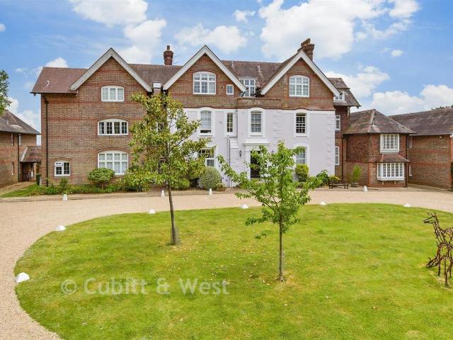 1 bedroom ground flat for sale
