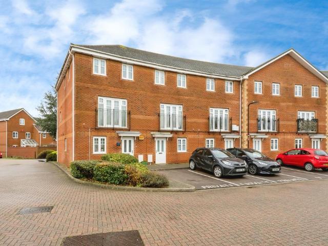 1 bedroom ground flat for sale