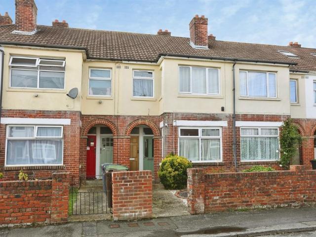 1 bedroom ground flat for sale