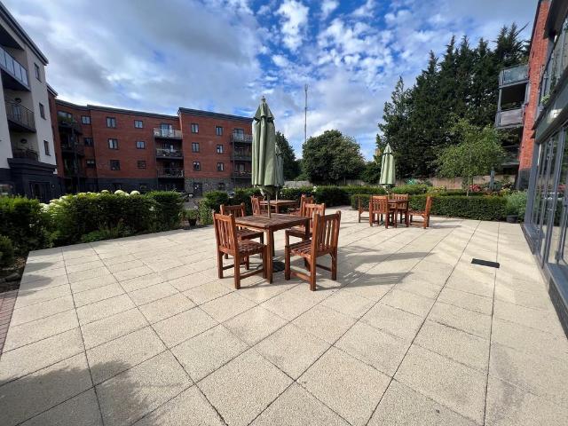 1 bedroom ground flat for sale