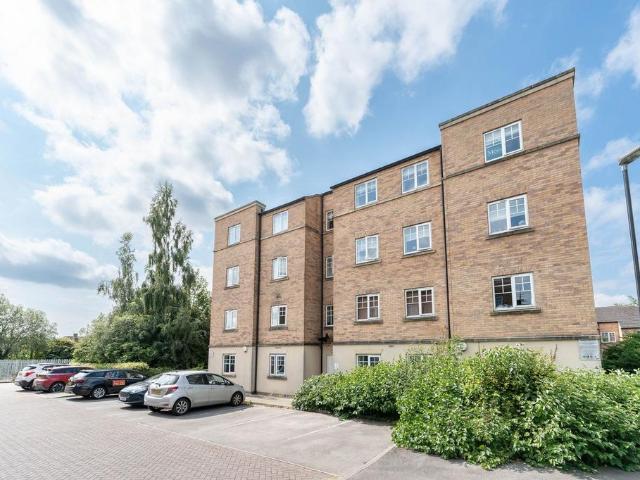 1 bedroom ground flat for sale