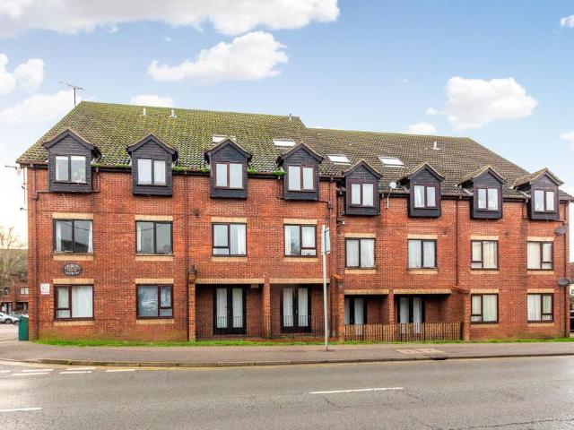 1 bedroom ground flat for sale