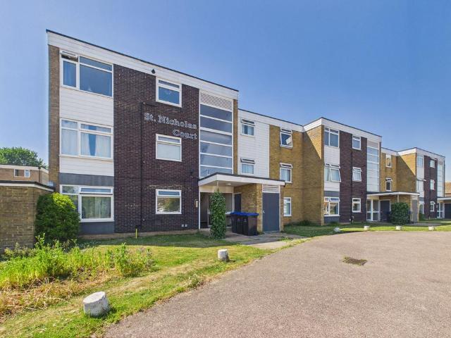 1 bedroom ground flat for sale