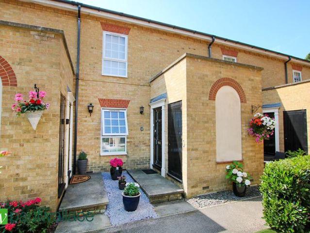 1 bedroom ground flat for sale