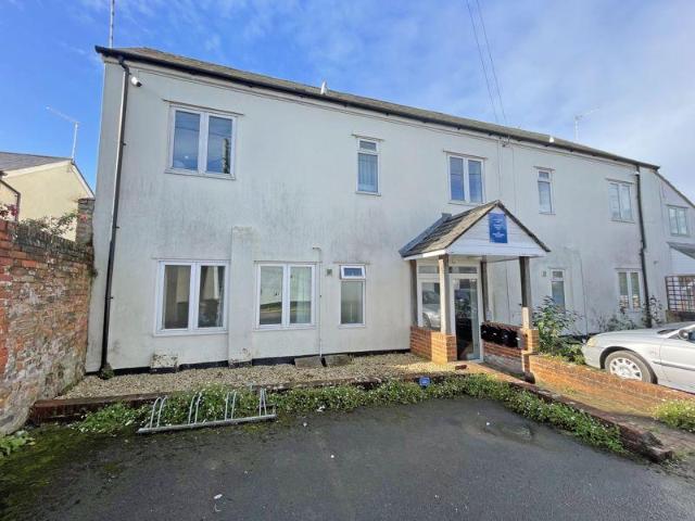 1 bedroom ground flat for sale
