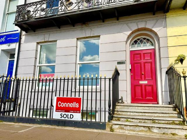 1 bedroom ground flat for sale