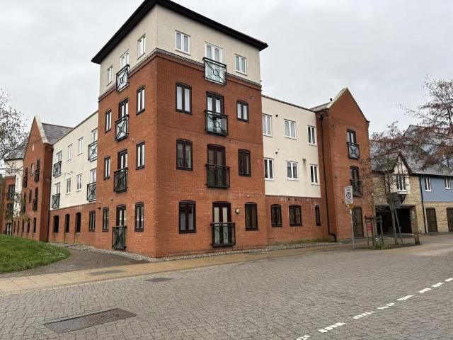 1 bedroom ground flat for sale