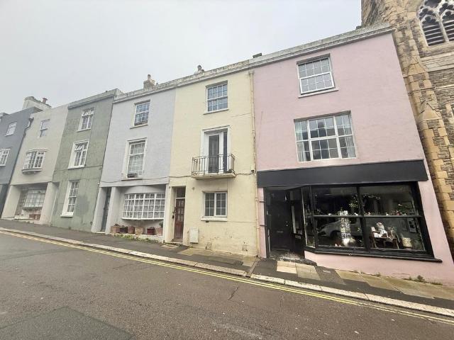 1 bedroom ground flat for sale