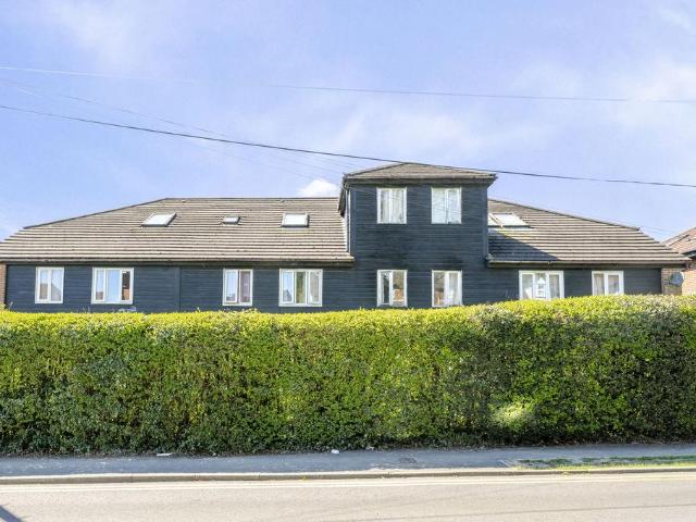 1 bedroom ground flat for sale