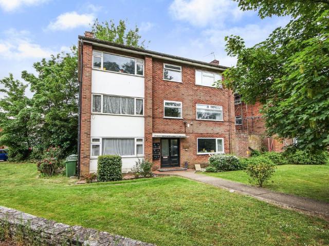1 bedroom ground flat for sale
