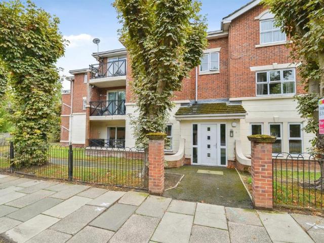 1 bedroom ground flat for sale