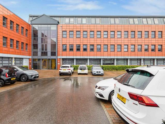 1 bedroom ground flat for sale