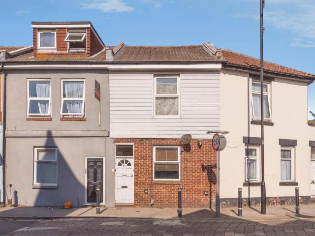 1 bedroom ground flat for sale