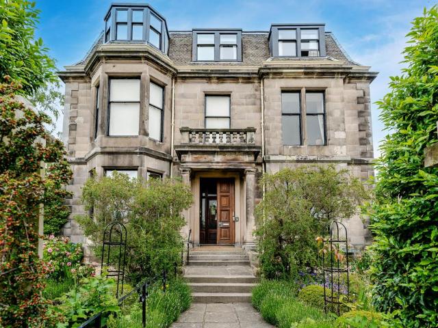 1 bedroom ground flat for sale